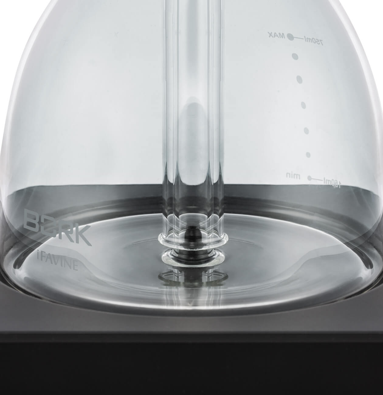 Интеллектуальный декантер BORK Z600 iFavine